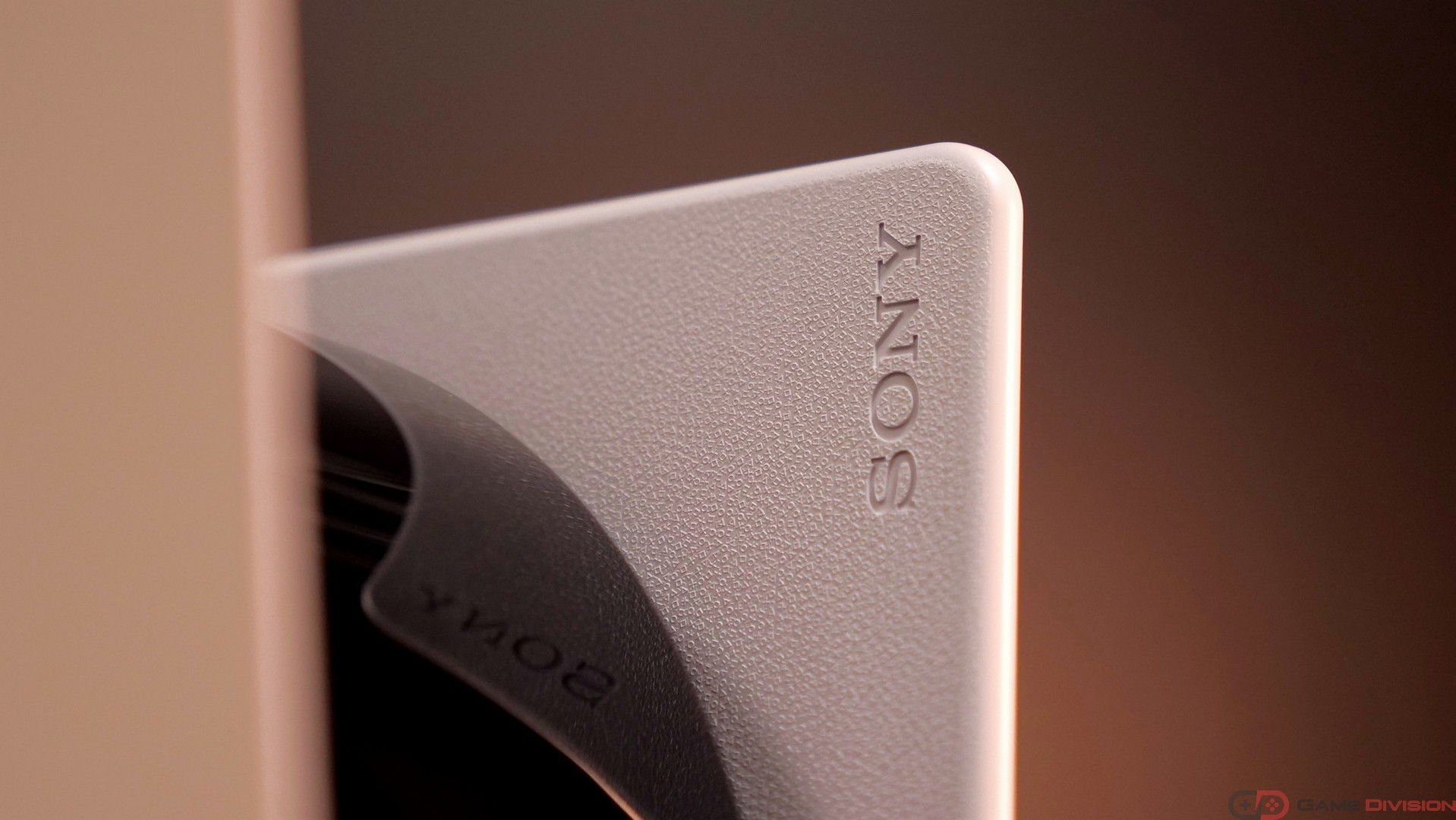 PS5 Pro con GPU da 33,5 TFLOPS: un piccolo mostro da salotto - Tom's ...