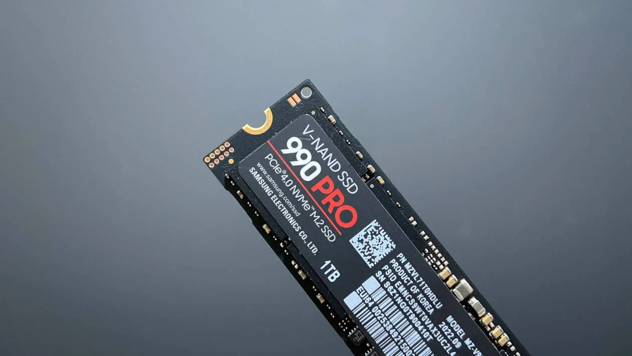 Samsung pronta con un SSD da 1 petabyte? Ecco gli indizi - Tom's Hardware