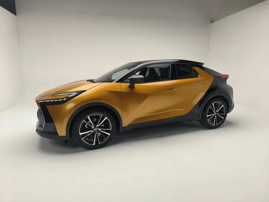 La nuova Toyota CH-R parte da 35mila euro in versione full-hybrid - Tom ...