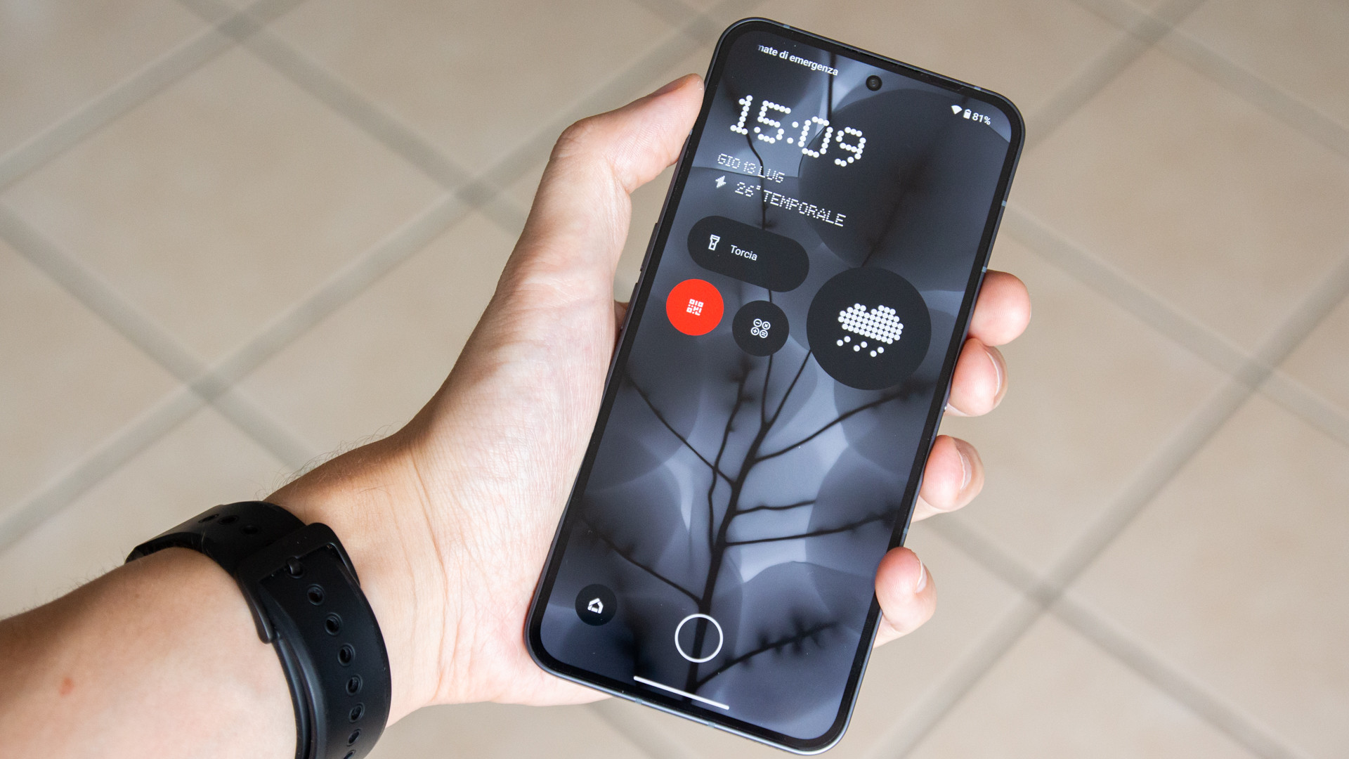 Nothing fa l'impossibile e porta iMessage su Android - Tom's Hardware