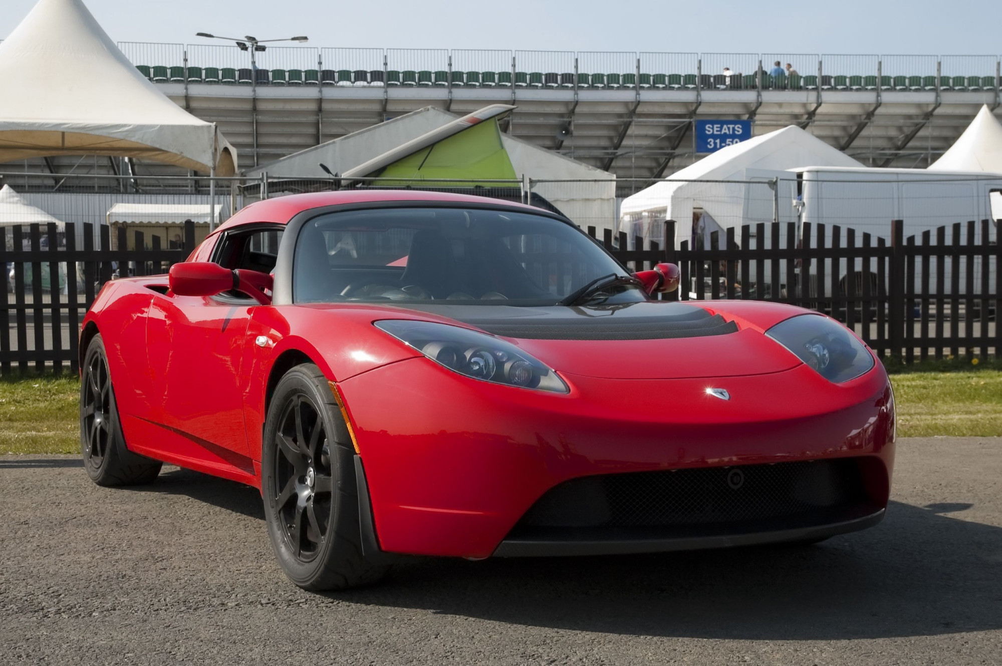 Il primo modello Tesla diventa open source, cloni in arrivo? - Tom's ...