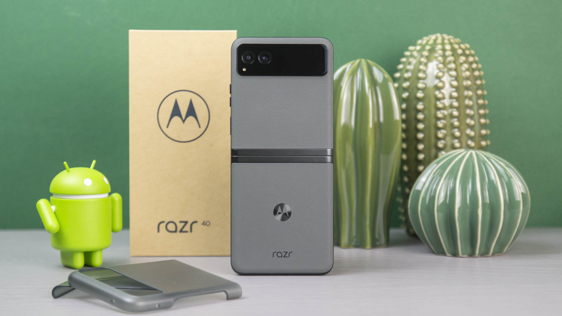 Motorola razr 40, il flip per chi non vuole distrazioni | Recensione ...
