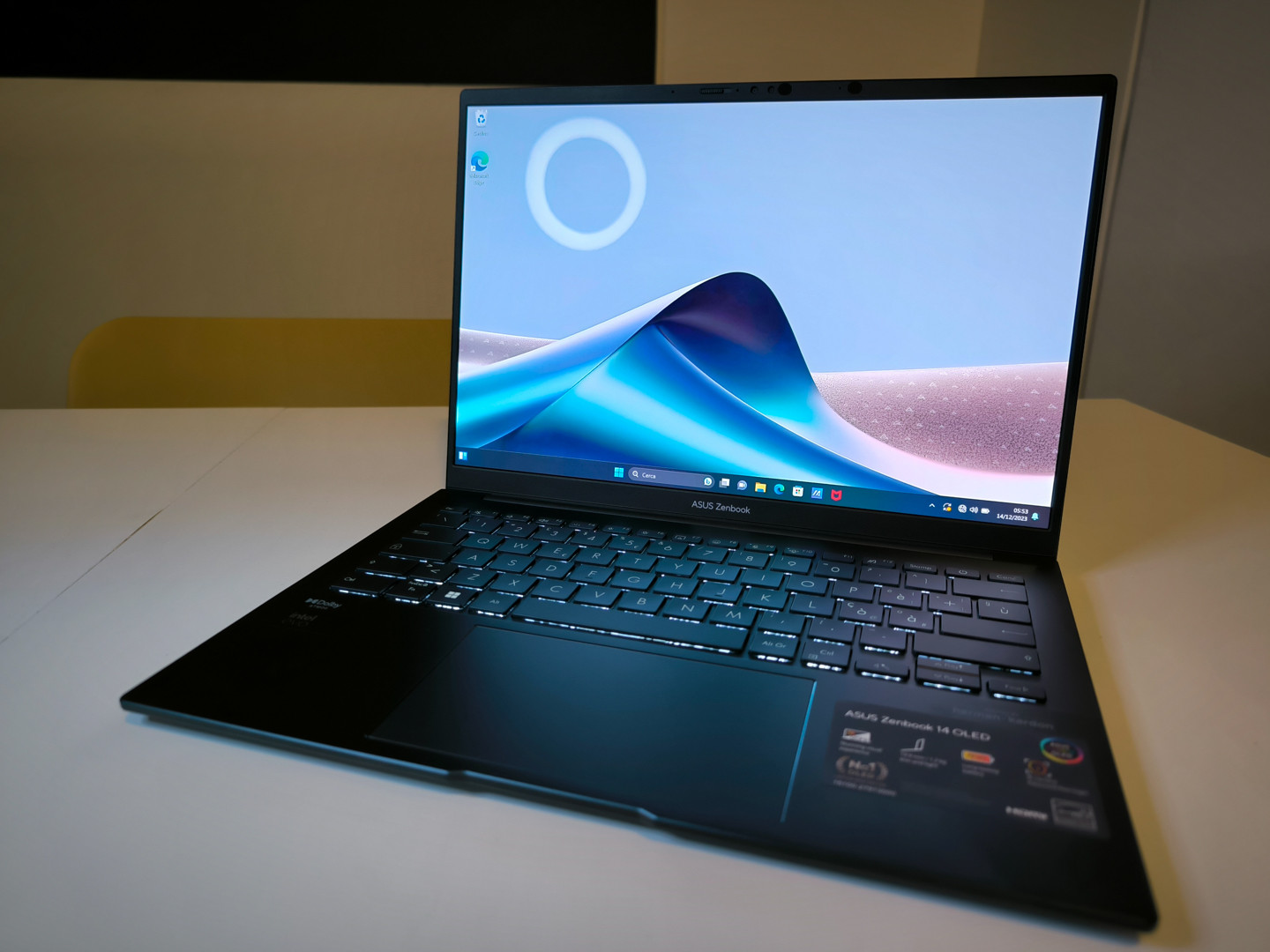 Asus presenta Zenbook 14 OLED, il nuovo Ultrabook leggero e bellissimo ...