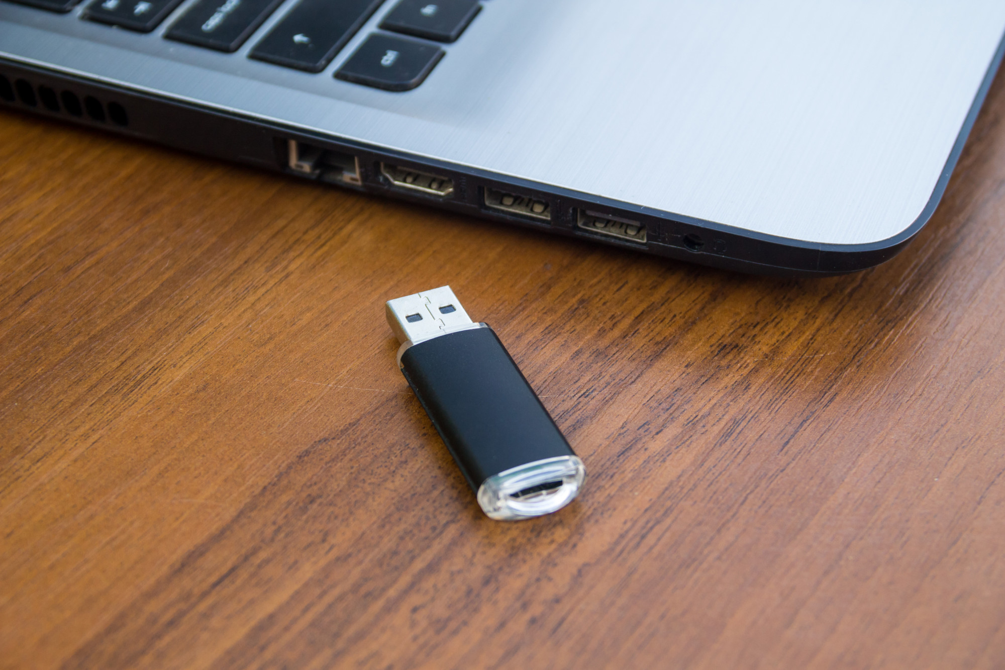 Sta per arrivare la chiavetta USB che si autodistrugge - Tom's Hardware