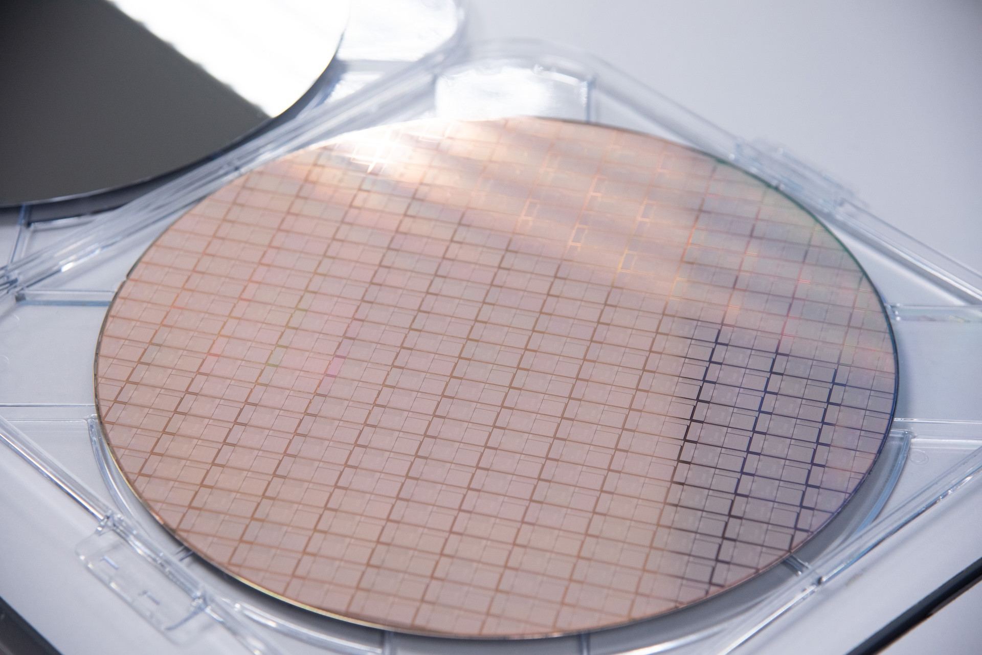 Intel inaugura il suo nodo produttivo a 3NM: inizia la produzione di ...