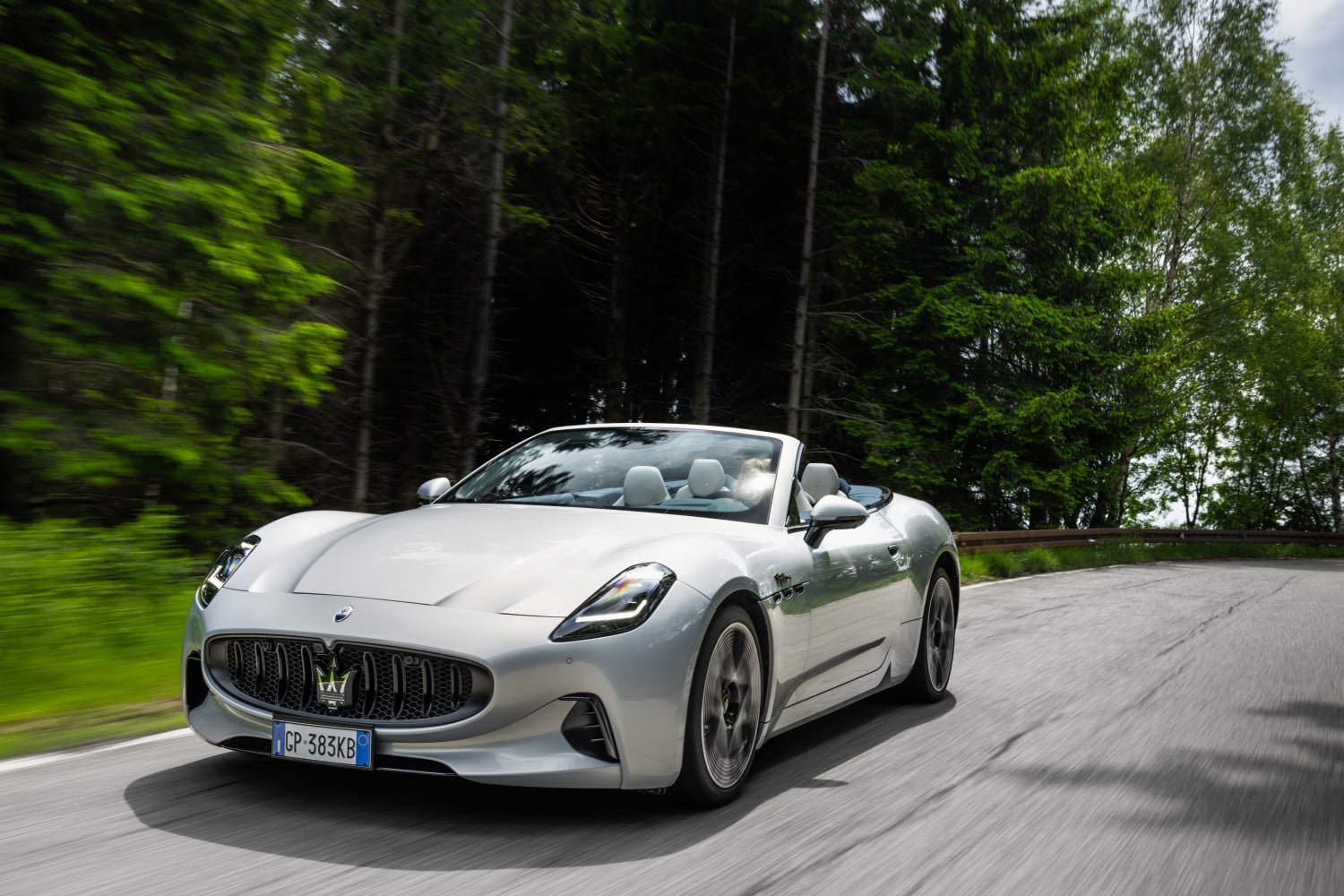 Stellantis "offre" le Maserati ai suoi dipendenti - Tom's Hardware