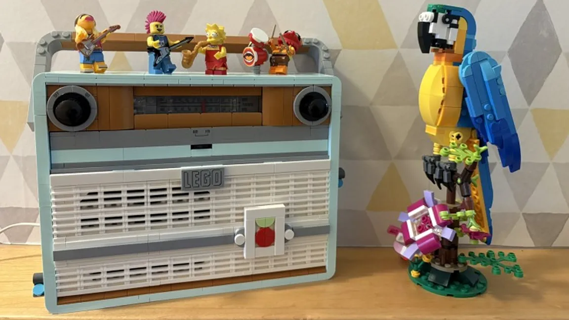 La radio LEGO prende vita grazie a un Raspberry Pi - Tom's Hardware