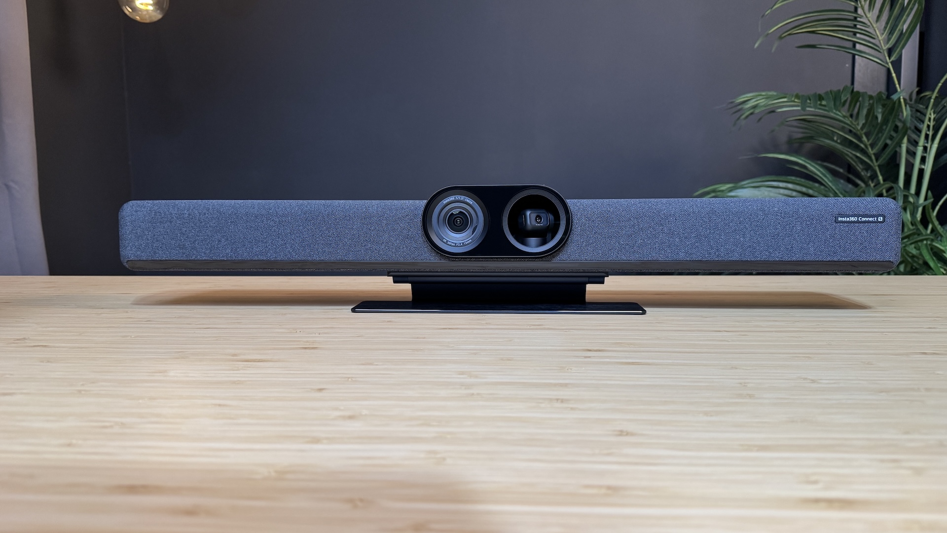 Insta360 Connect, la soluzione per videoconferenza con doppia webcam ...