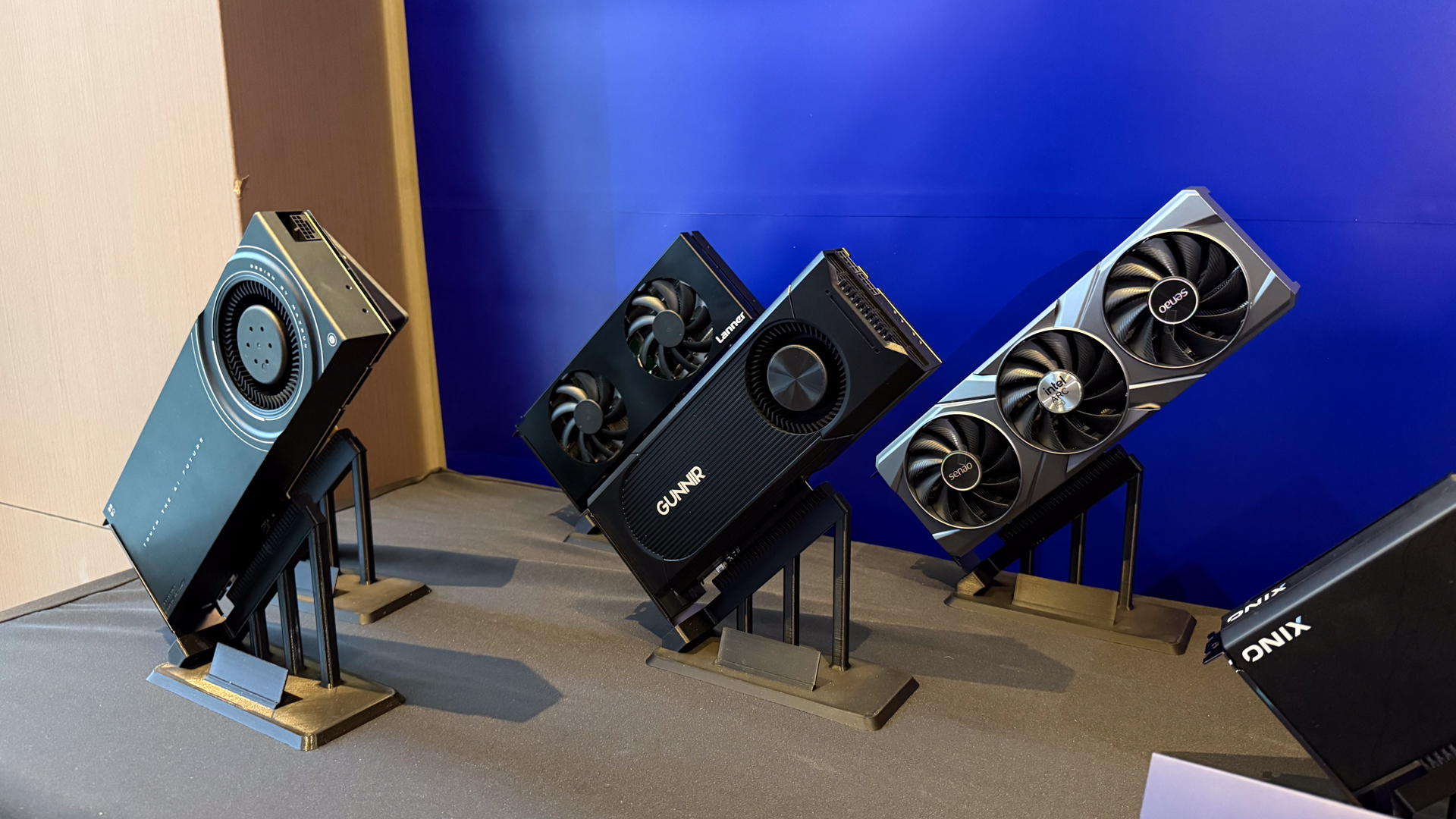 Nuove Intel Arc Pro: fino a 24GB di memoria per carichi IA - Tom's Hardware