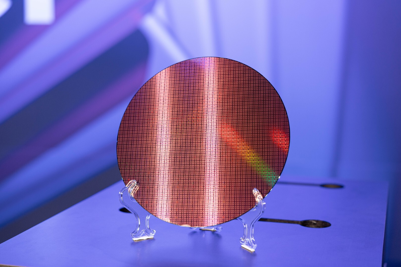 Intel sfida AMD: le GPU integrate fanno sul serio - Tom's Hardware