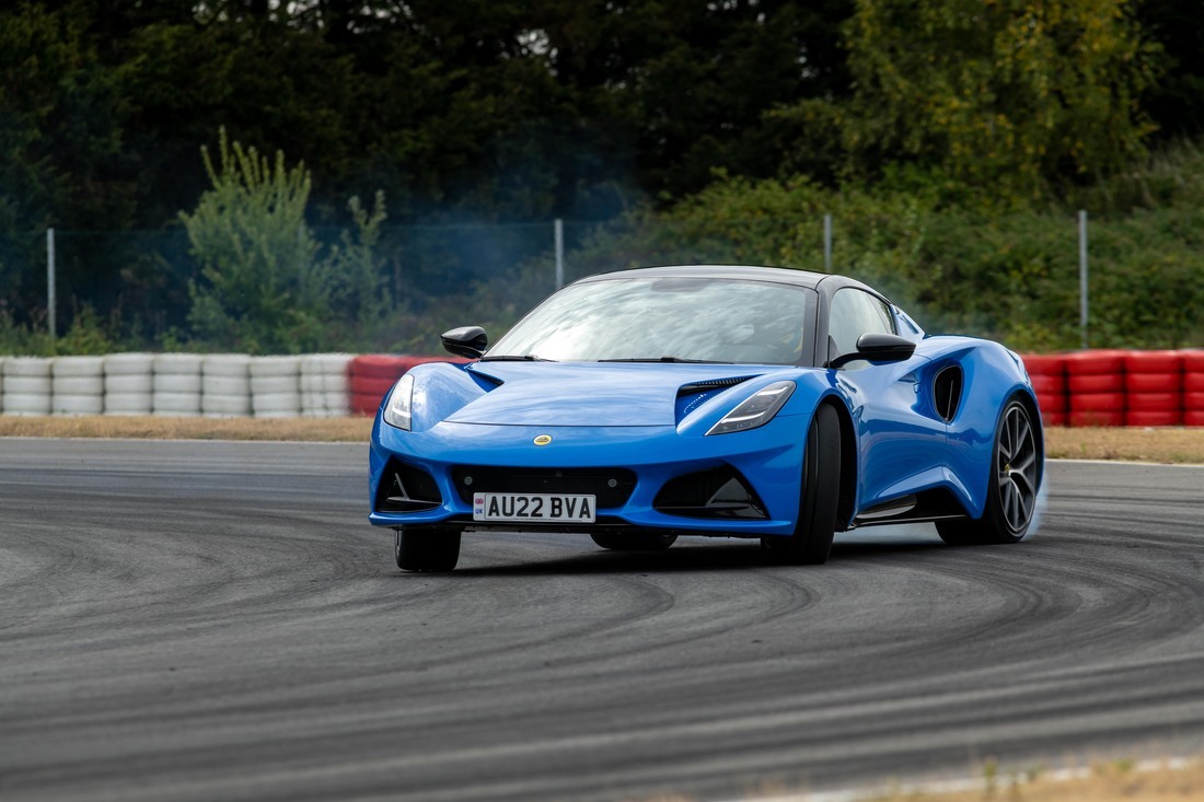 Lotus Emira Turbo SE: una delle ultime vere sportive - Tom's Hardware