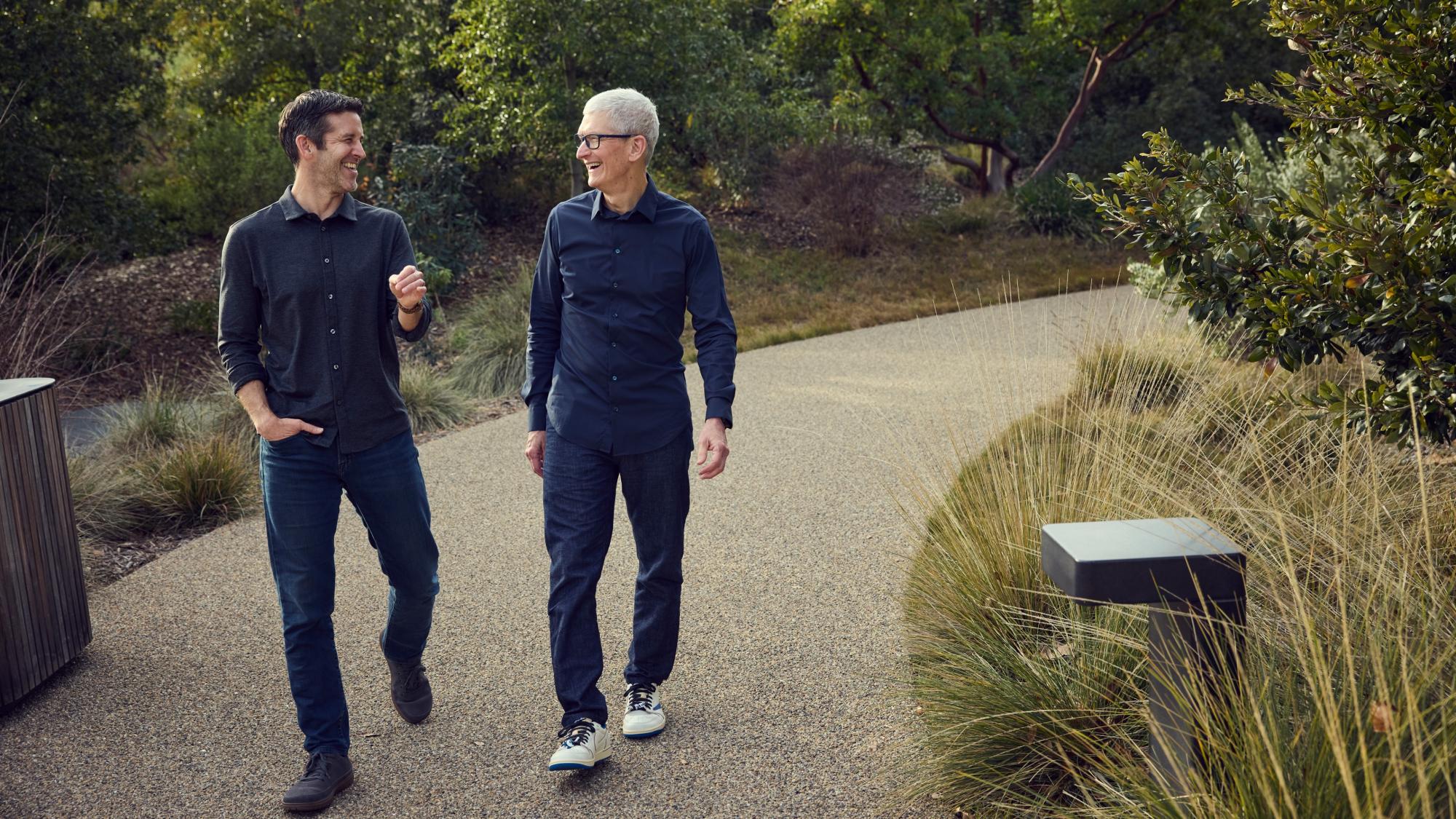 È ufficiale, Tim Cook lascia la guida di Apple a John Ternus - Tom's ...