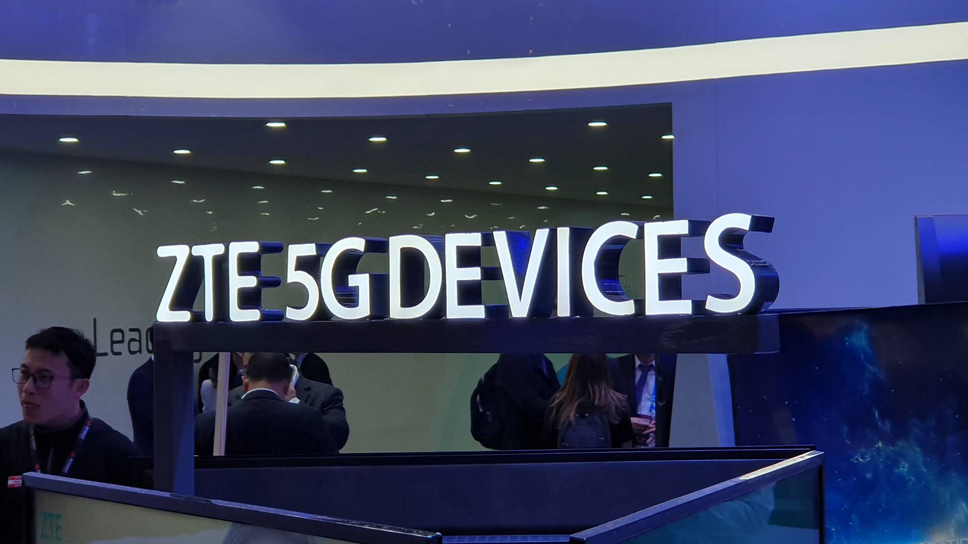 ZTE, Wind Tre e Open Fiber: prima videochiamata 5G da Barcellona a L ...