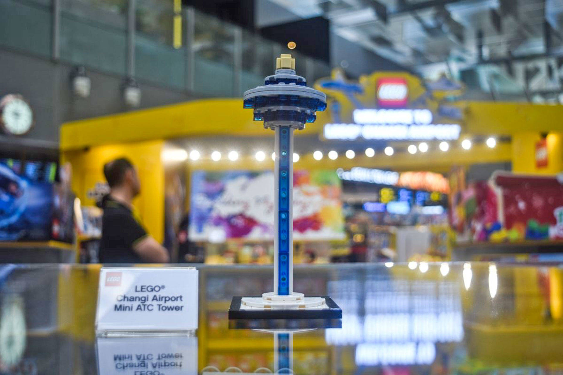 La mini torre di controllo Lego, il souvenir da Singapore che non ti ...