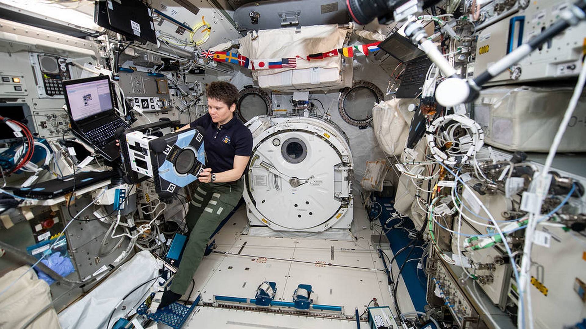I robot Astrobee completano i primi test sulla ISS, aiuterà gli ...