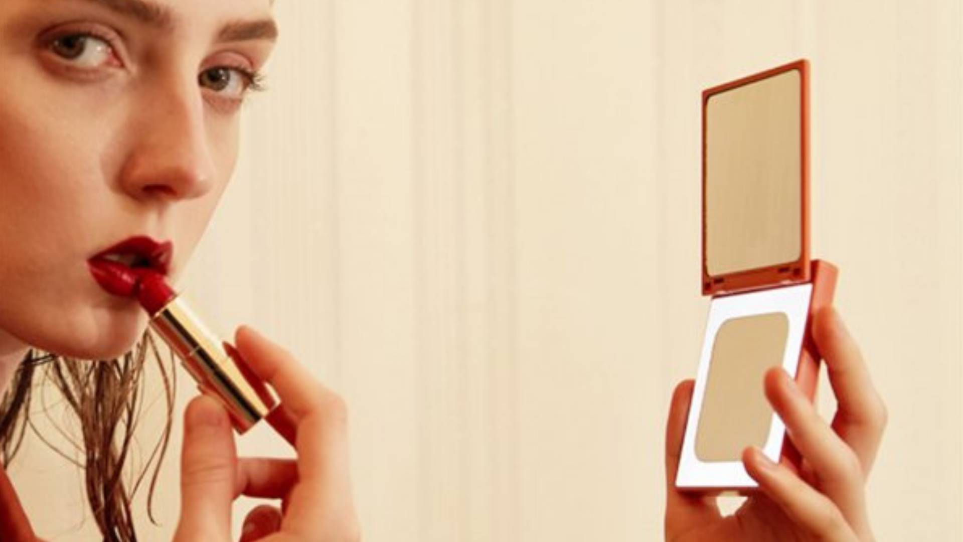 Xiaomi: ecco lo specchietto da borsa che funge da powerbank - Tom's ...