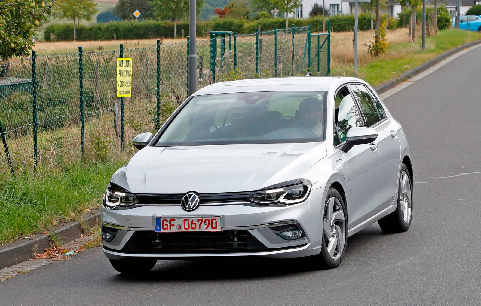 Volkswagen Golf GTE 2020: ecco le foto spia - Tom's Hardware