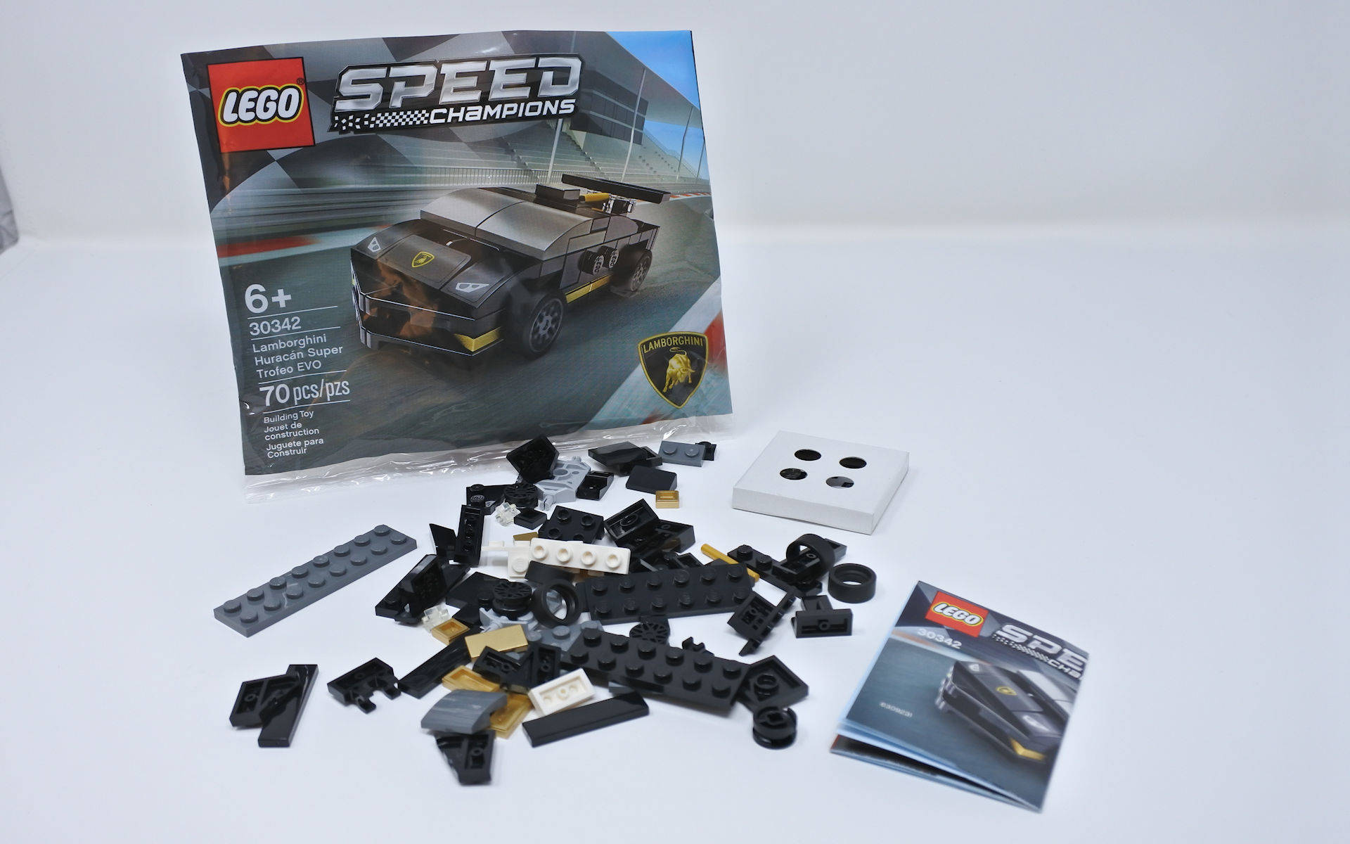 LEGO Lamborghini Huracan Super Trofeo EVO set # 30342 - Tom's Hardware