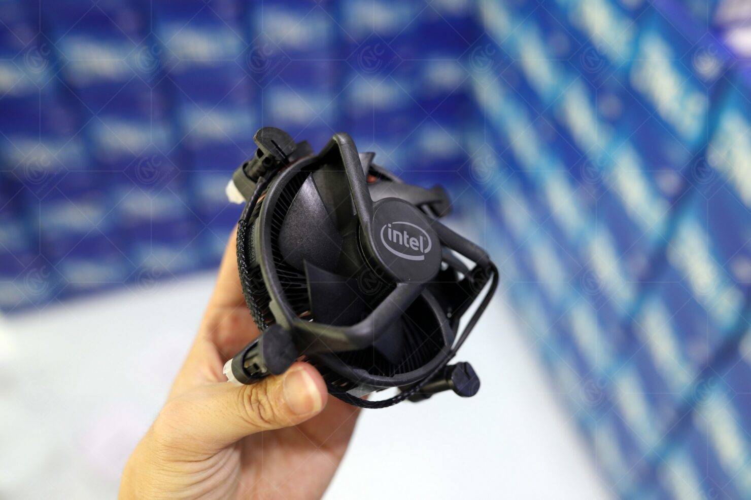 Intel rinnova il dissipatore stock, ecco i cambiamenti - Tom's Hardware