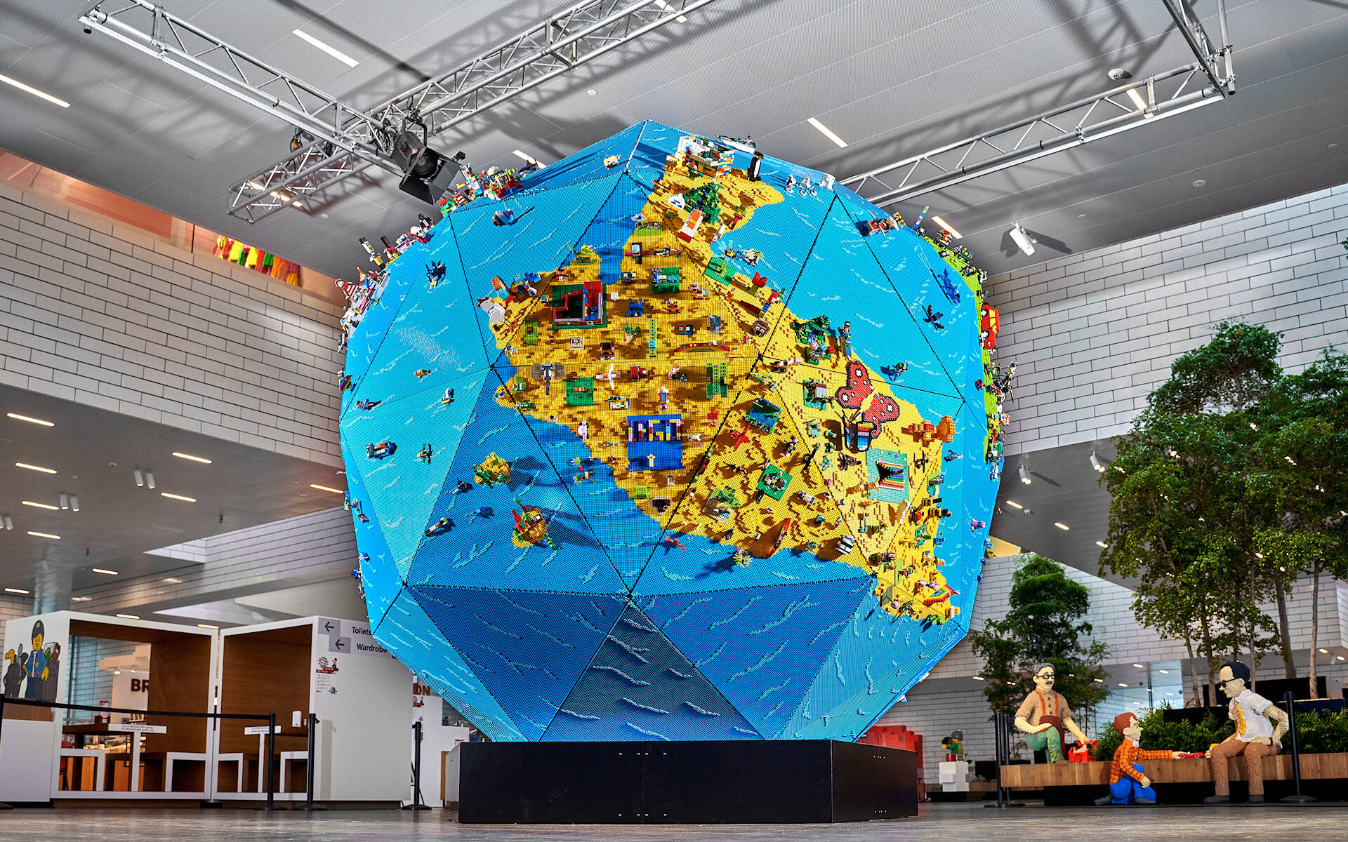 LEGO Rebuild The World: rivelato oggi il monumentale mappamondo ...