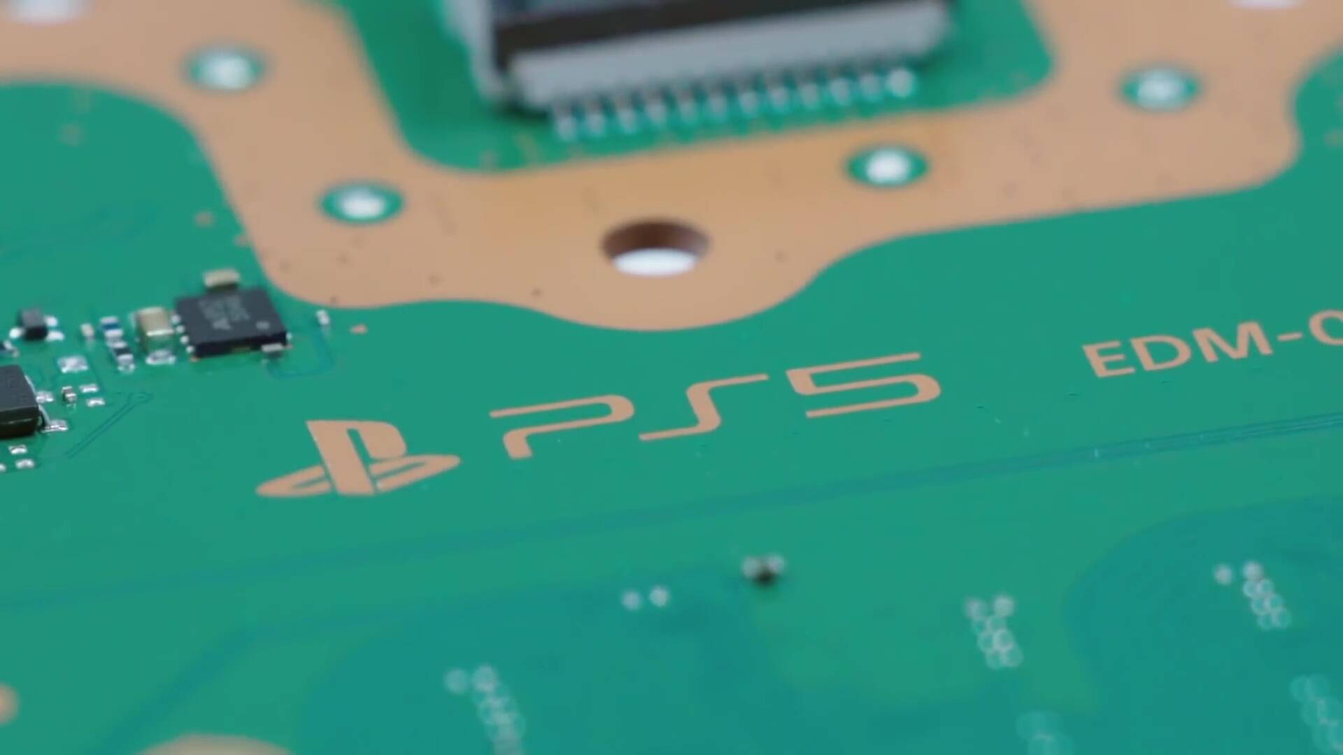 PS5 primo teardown non ufficiale, ecco il video - Tom's Hardware