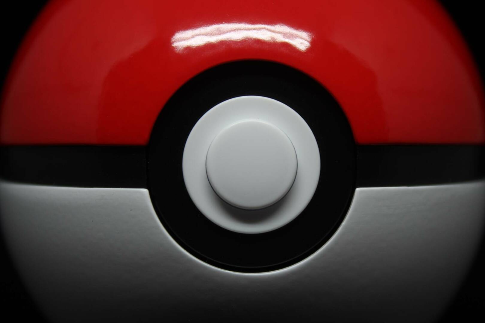 Pokémon, la replica da collezione della Poké Ball: recensione - Tom's ...