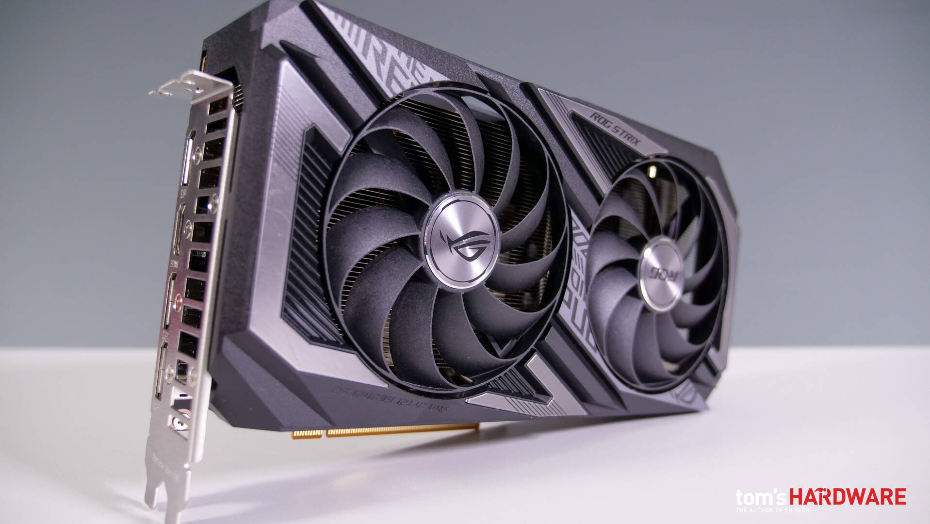 AMD Radeon RX 6600 XT è la nuova GPU di riferimento per il mining ...