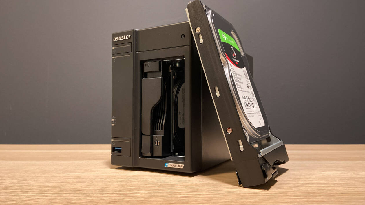 Asustor Lockerstor 2 Gen2 (AS6702T ), NAS piccolo ma potente ...