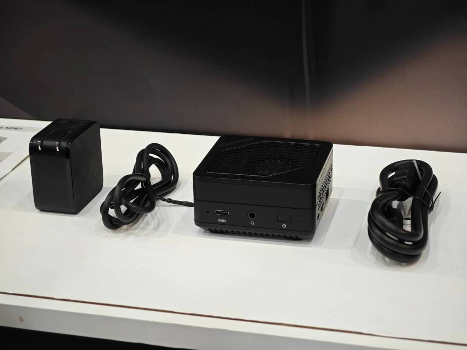 Il nuovo Minisforum Mercury è ancora più "mini" e ha un Ryzen 7040U ...