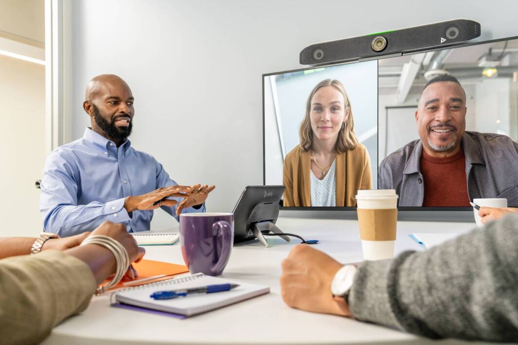 Poly presenta nuove soluzioni professionali basate sull'IA per l'audio ...