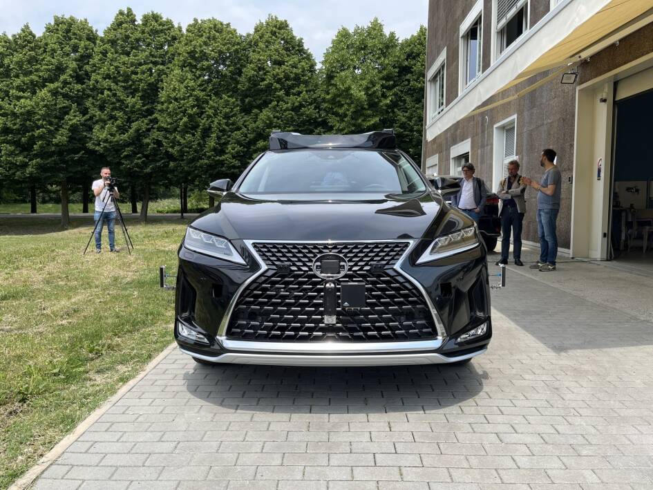 La guida autonoma di VisLab è sempre più vicina alla realtà - Tom's ...